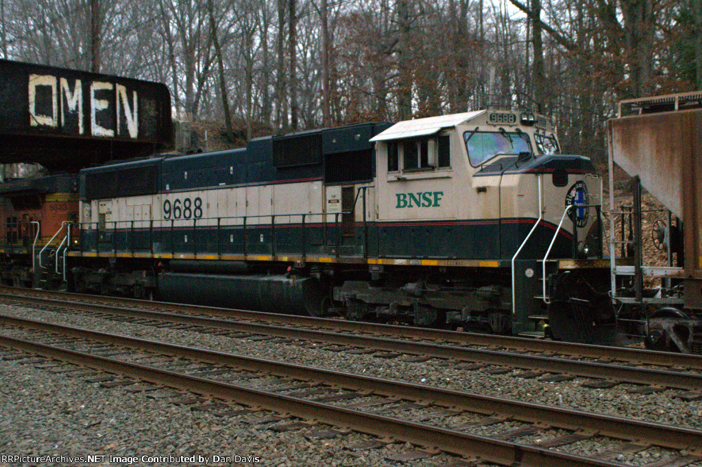 BNSF SD70MAC 9688 trails on K041-20